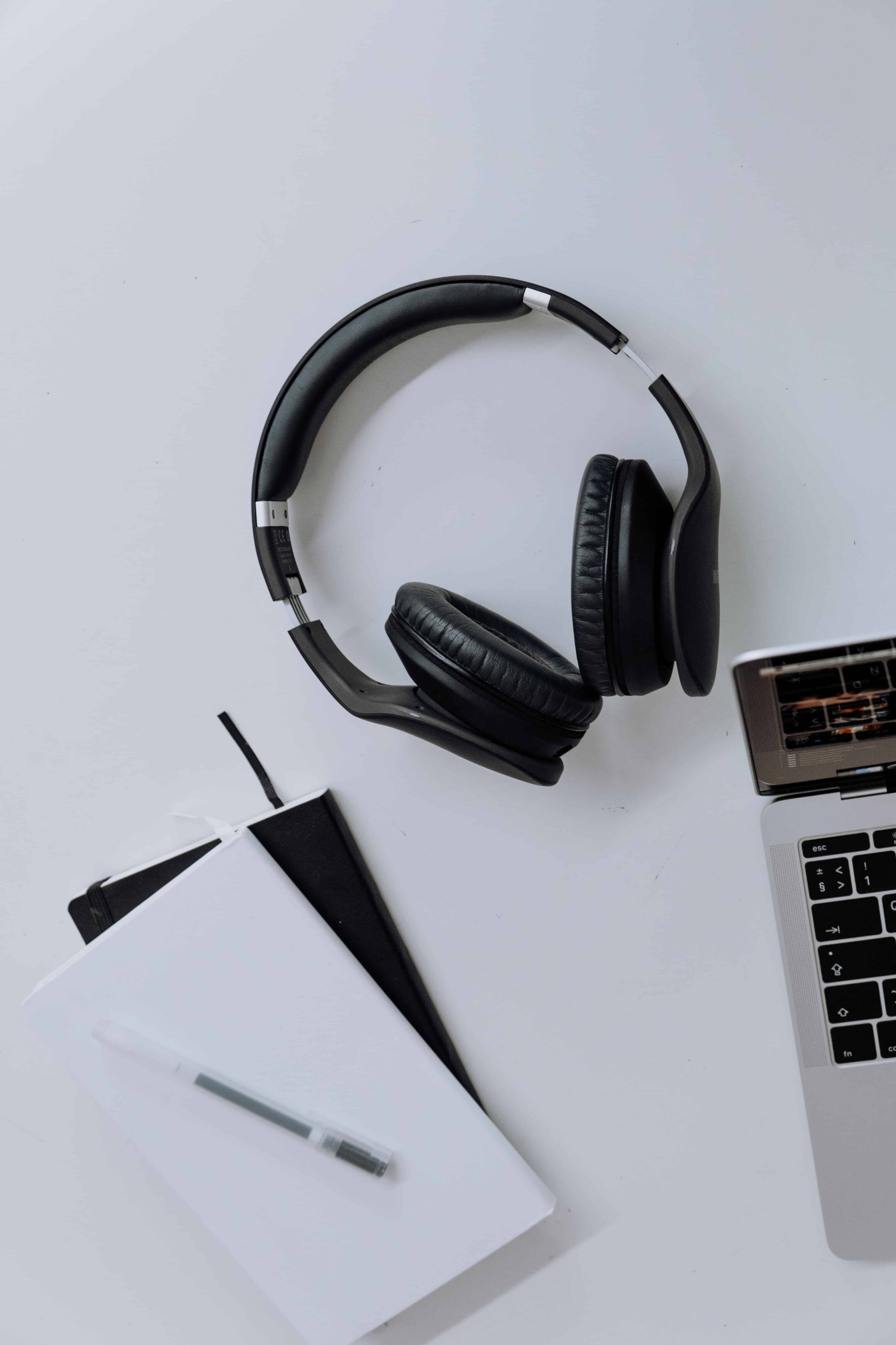 The Best Headphones and Earbuds for Students in 2023: Our Expert ...
