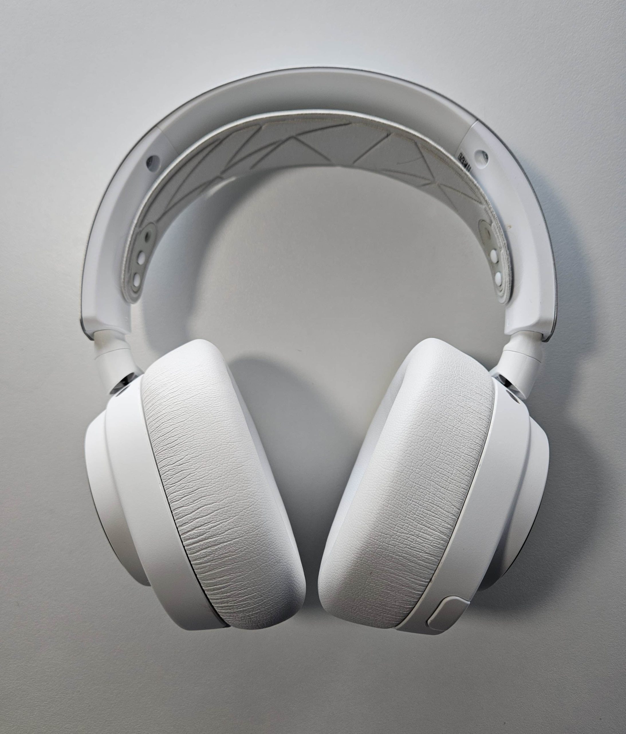 SteelSeries Arctis Nova Pro Wireless Review: A new Gaming Headset ...