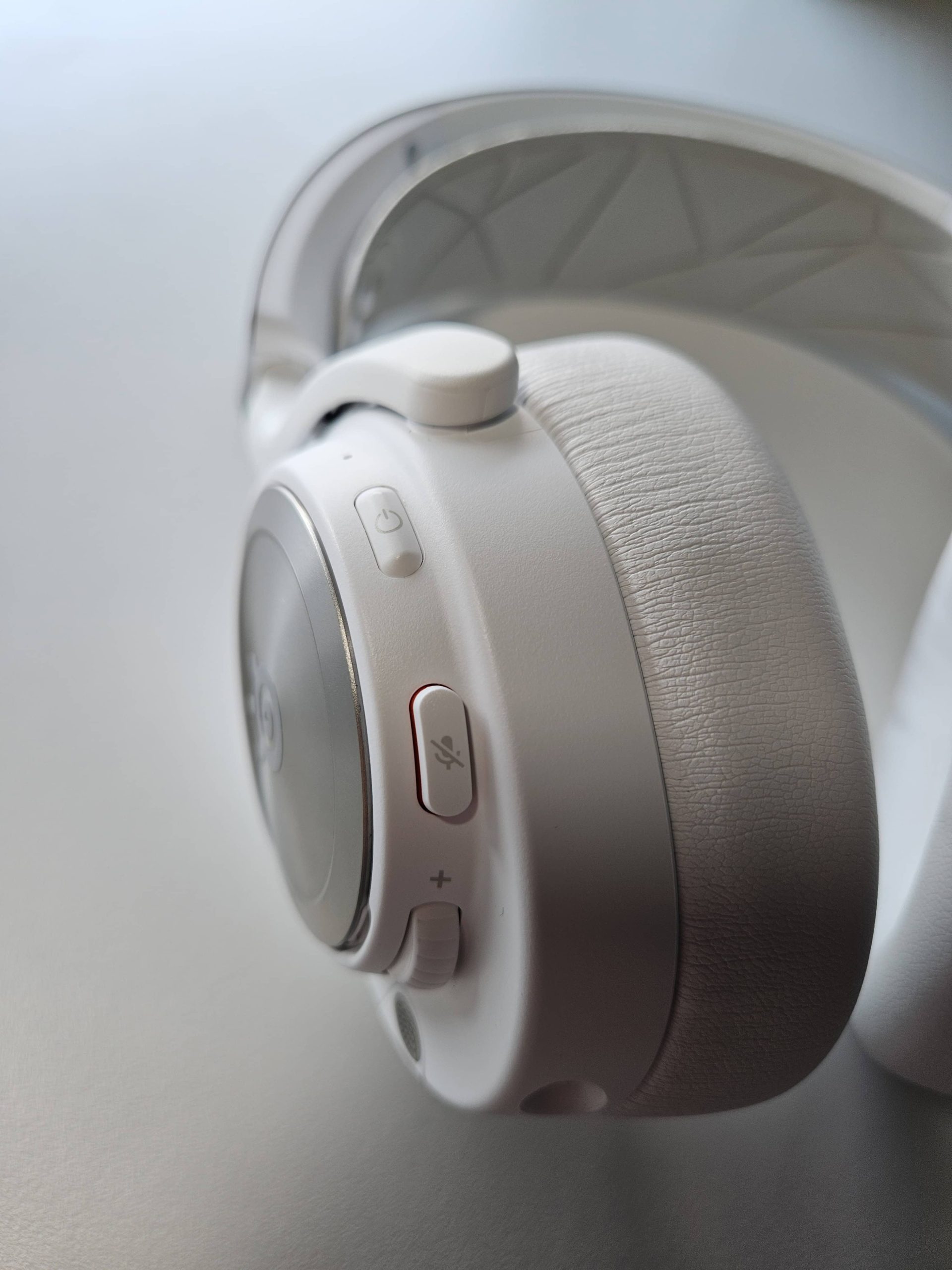 SteelSeries Arctis Nova Pro Wireless Review: A new Gaming Headset ...