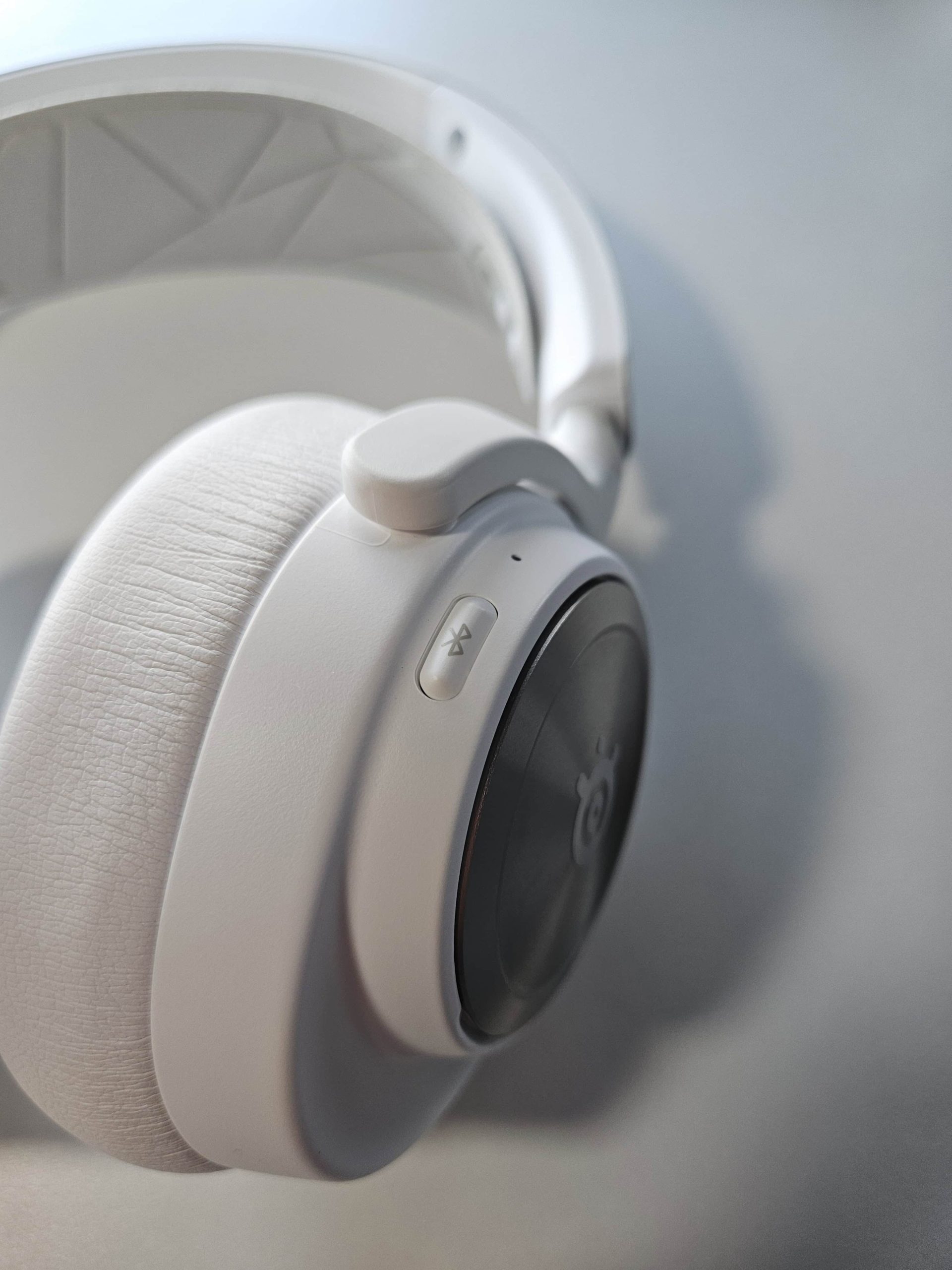 SteelSeries Arctis Nova Pro Wireless Review: A new Gaming Headset ...